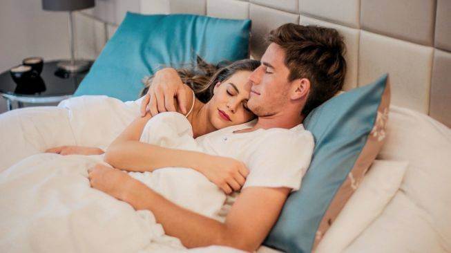 Cuddler là gì? Khác gì Hug không? Cách dùng đúng nghĩa